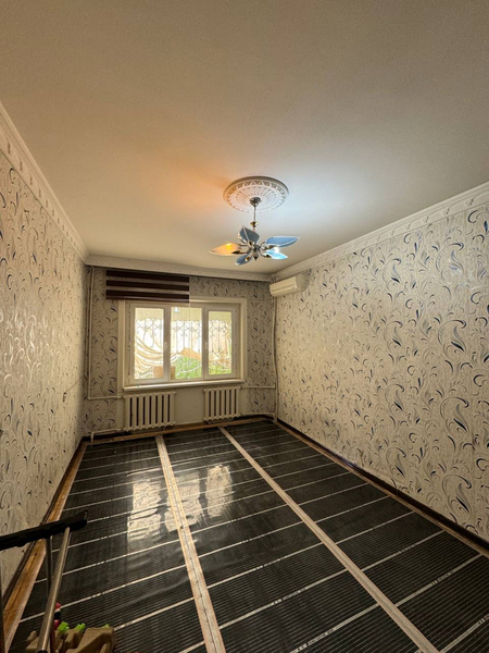 Гулабод 4/1/4 балкони2х6 рем средни 96.500$