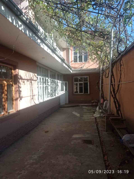 9 sotih uy sotiladi dakument hammasi bor