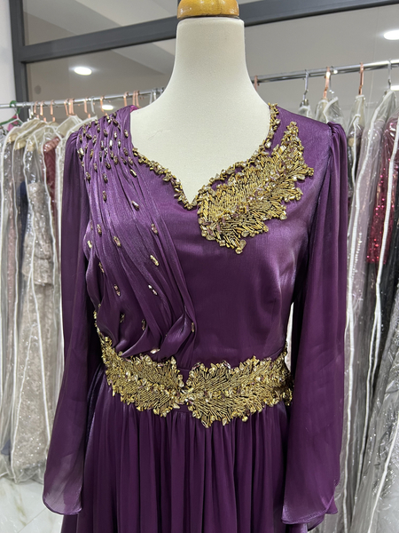 Вечернее платье французкой длины с камнями Swarovski
