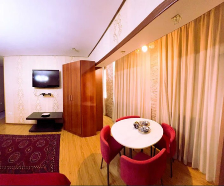 Ойбек  1/3/4 Балкон 1*7м² Общ пл42м² +Мебель +Техника Савдогар Банк