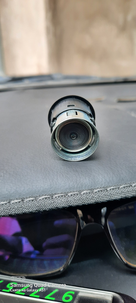 Продам прикурител сигарет от подлокодника mercedes w204.состояние отли