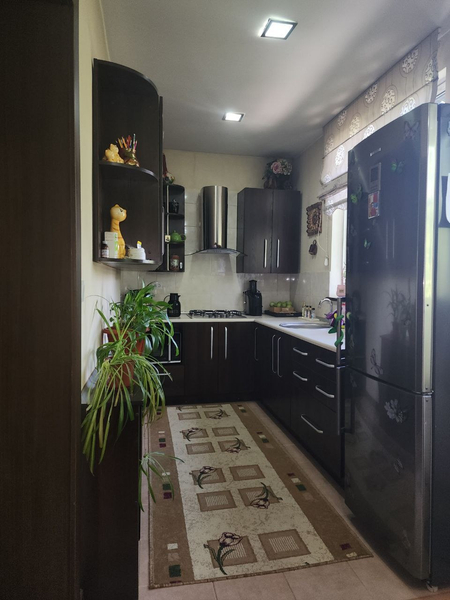 Продаётся квартира!  Юнусабад-4 2/4/4