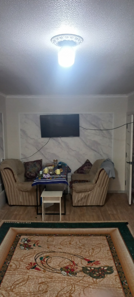 Uy sotiladi dom kop qavatli