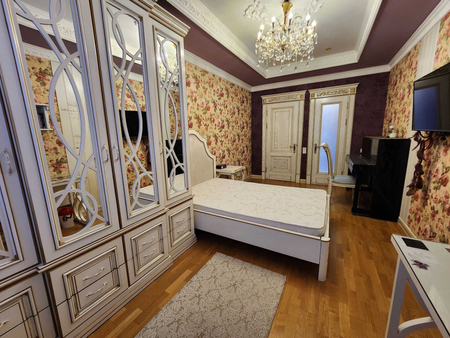 Аренда 185 кв.м 4 комнаты в новостройке в центре