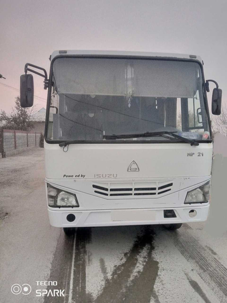 ISUZU NP21 avtobus sotiladi holati aʼlo