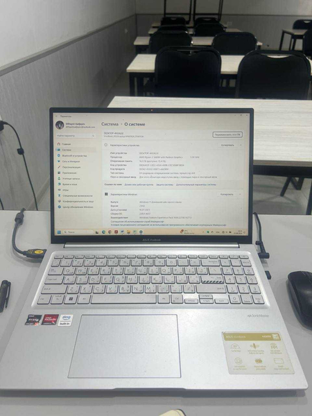 Asus Vivobook sotiladi, holati yangi, ko'p ishlatilinmagan aybi yo'q.
