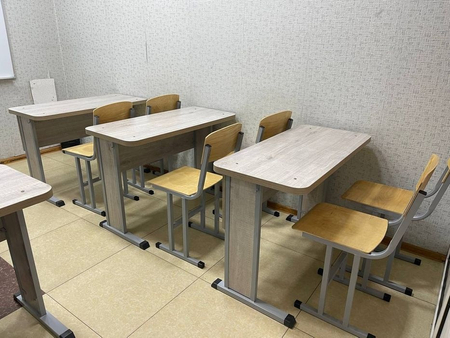 Парта школьная на металлическом каркасе для любых классов
