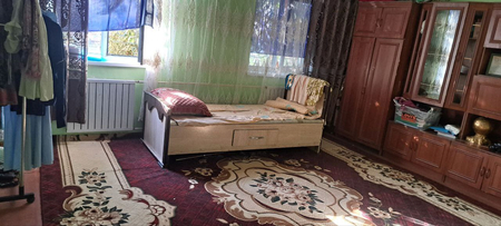 Jizzax viloyati Mirzachol tumani 4 xonali uy sotiladi