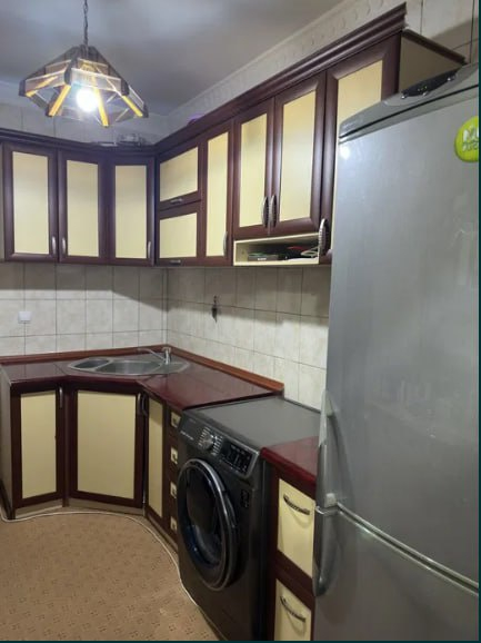 Чиланзар 12кв  3/4/4 Кирпичный Балкон2*6м² Общ пл70м² +Мебель+Техника