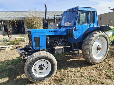 Traktor MTZ 80 holati yaxshi