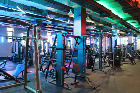 Simma Fit 6-15:00 годовой абонемент на фитнес клуб, бассейн и сауны