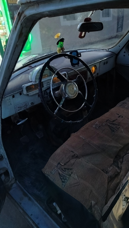 Волга газ 21 сотилади