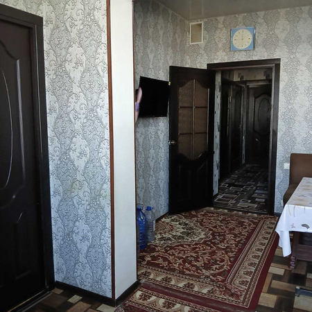 Продаю двухкомнатную квартиру , переделанную в трехкомнатную