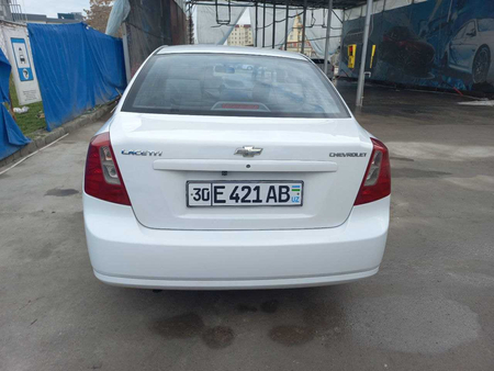 1.8 Lacceti oq avtomat