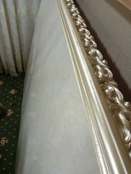 Продам стол для гостиной