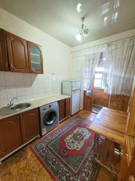 М. Горький метро  1 комнатная