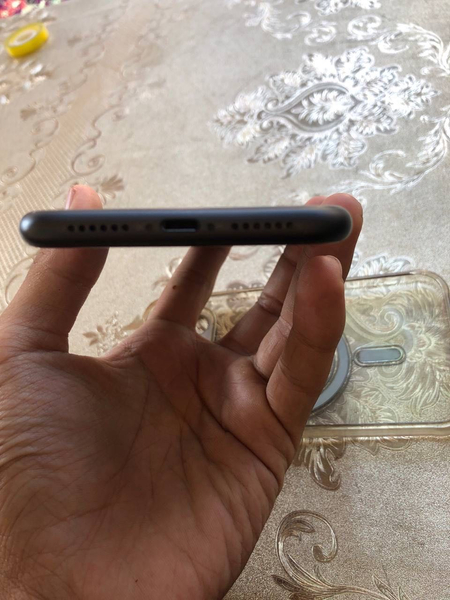 IPhone 11 64 gb 85 yomkst Radnoy
