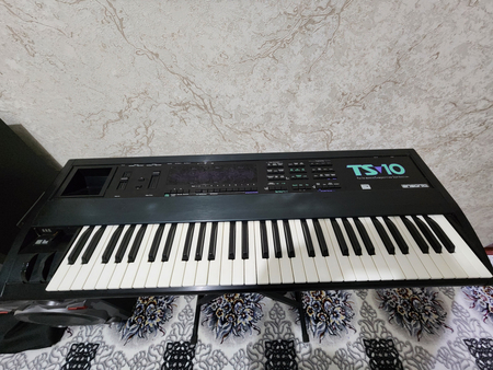 Ensoniq TS10 в отличном состоянии