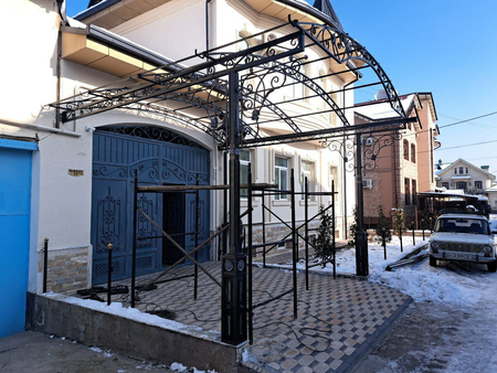 Лестницы, перила в дом, решётки, козырьки на Окна 
Замер, доставка и у