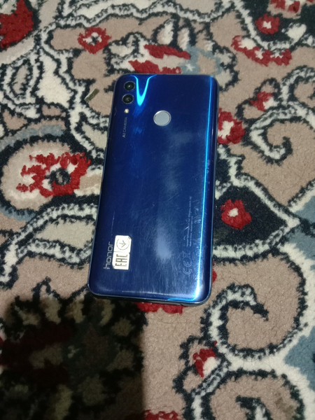 Honor telefon sotiladi