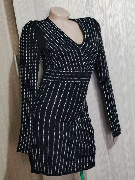 Черное платье BALMAIN