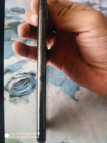 Iphone x srochni sotiladi