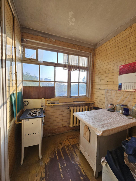Акадкм нородок Ор-р 7-поликленика. 2/4/4  55м² Кирпич.