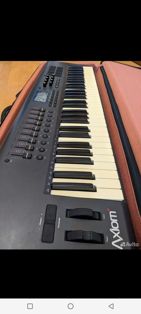 Sintezator Midi klavishlar sotiladi