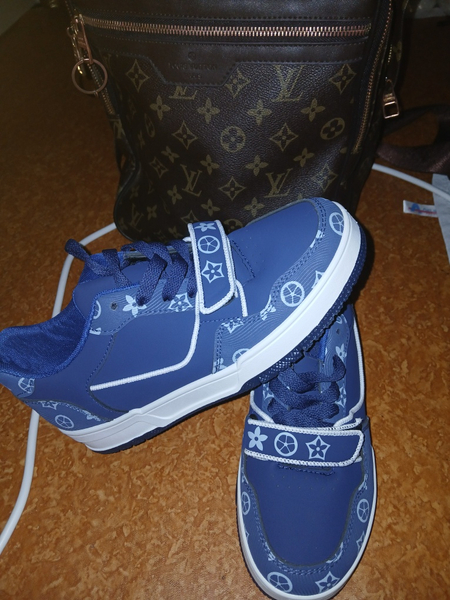 Assalom alekum krasovka sotiladi Luis Vuitton 40 razmer