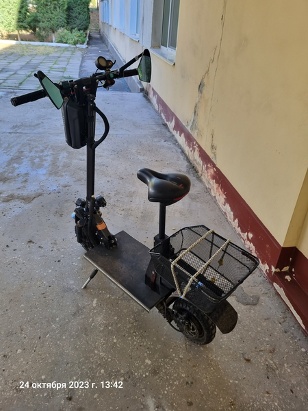Продам электросамокат ULTRON T 103