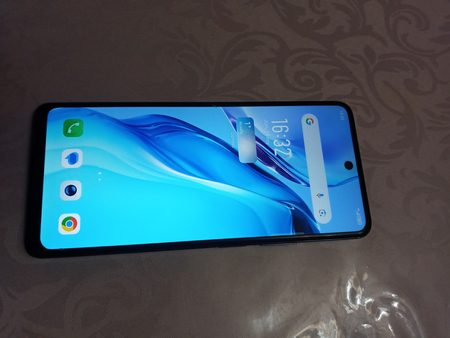 Infinix HOT 40 telefoni