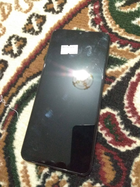 А 23 Samsung  sotiladi zapchasga