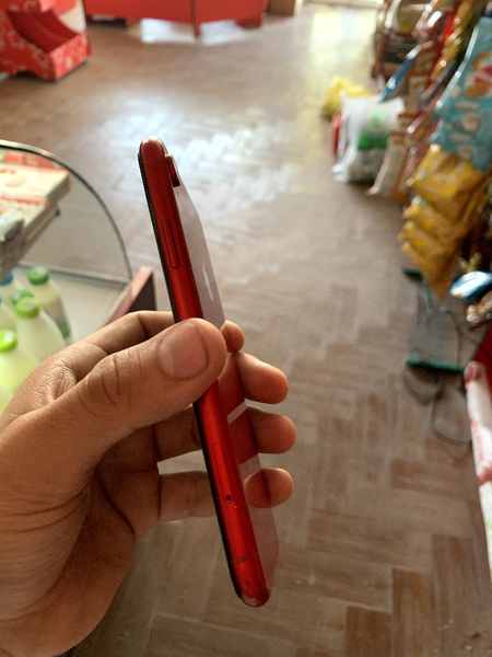 iPhone XR sotiladi srochna