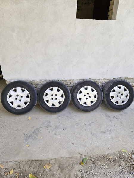 Srochno Rols Roys diskabalon R17  215/45 sotiladi