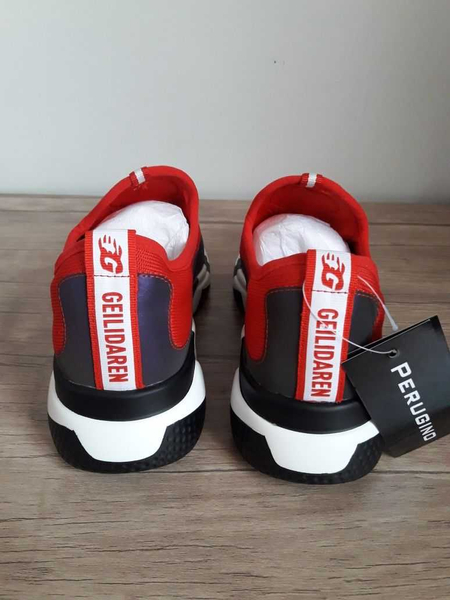 Продаются кроссовки, размер 37-37,5 (24 см)