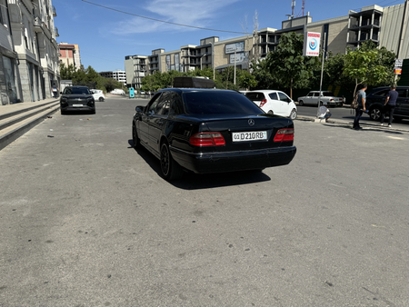 Mersedes w210   Mator 111