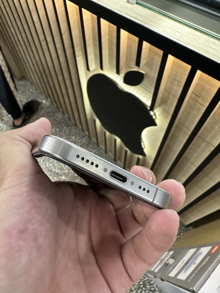 Iphone 15 pro 256 gb