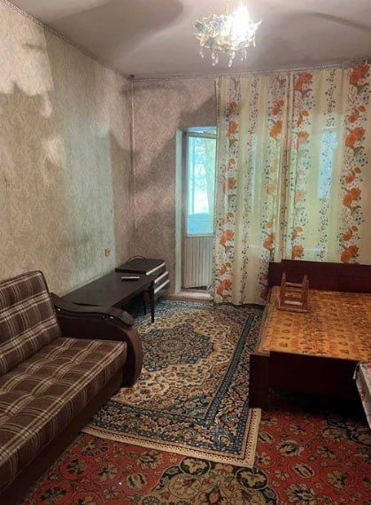 Сотилади Чиланзар 25 квартал 1//1//4 38 м2 ор. Олам