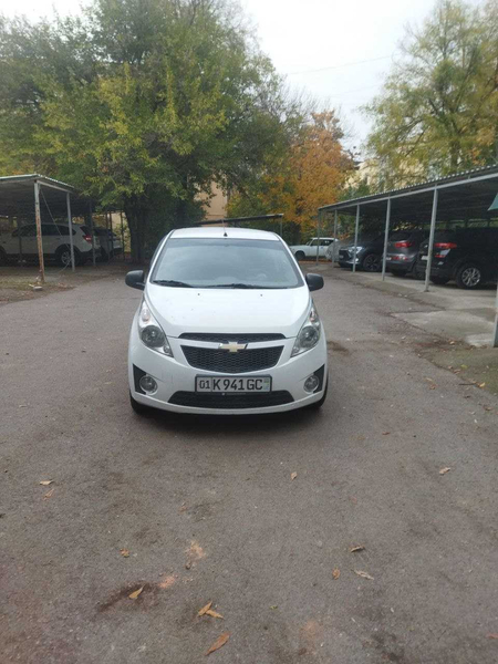 Спарк белый,цена 6600$