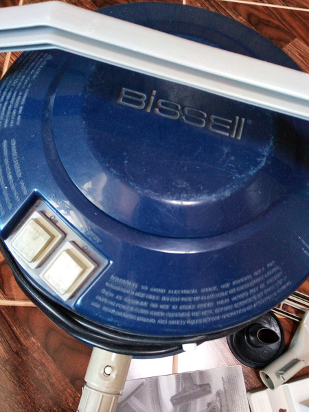 Мощный моющий американский пылесос Bissell, полный комплект