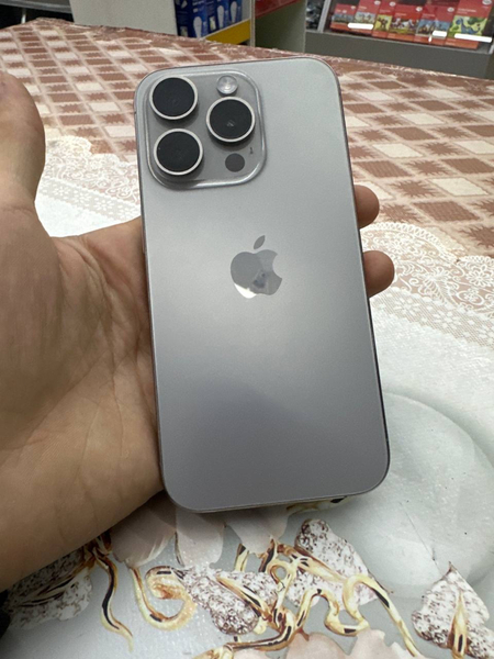 Iphone 15 pro sotiladi srochnA