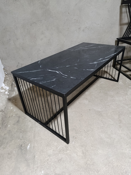 Jurnalniy stolik loft