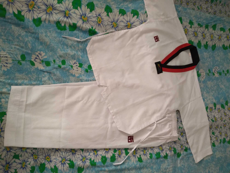 Taekwondo wtf original  forma, shit, kapasi, bandaji menen satiladi.