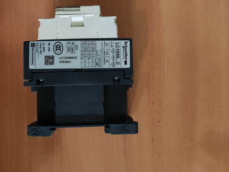 Контактор переменного тока марки Schneider LC1D09M7C