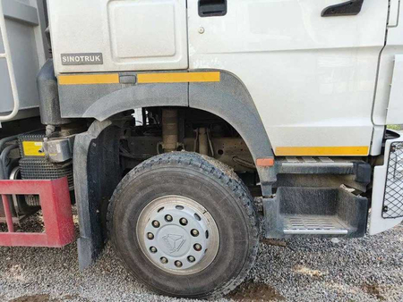 HOWO 6×4  дизельный самосвал. Тайёри бор.