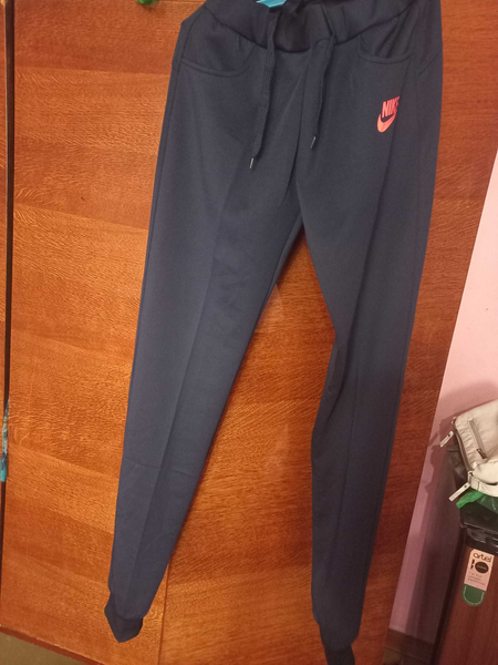 Spartivka NIKE . Yangi