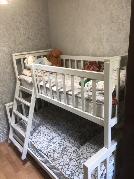 Двухяърусная кровать
