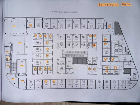 Alfa Trade Center 1-qavatdan do'konlar sotiladi