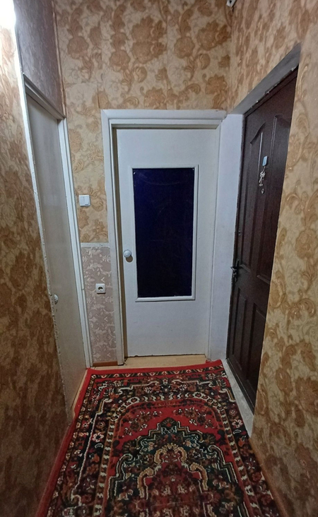 Массив феруза срочна продаётся квартира 1/1/4/