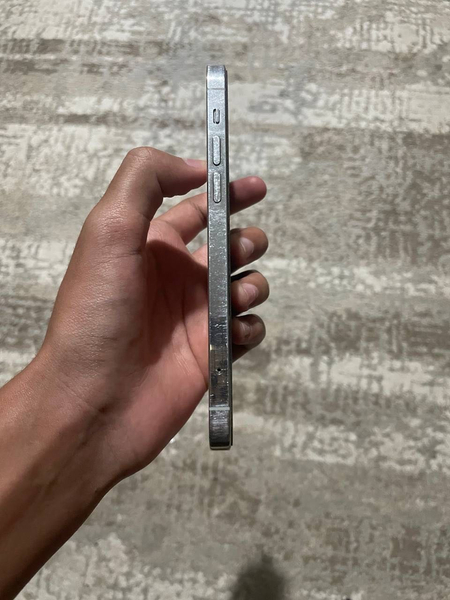 iPhone 12 про без коробки